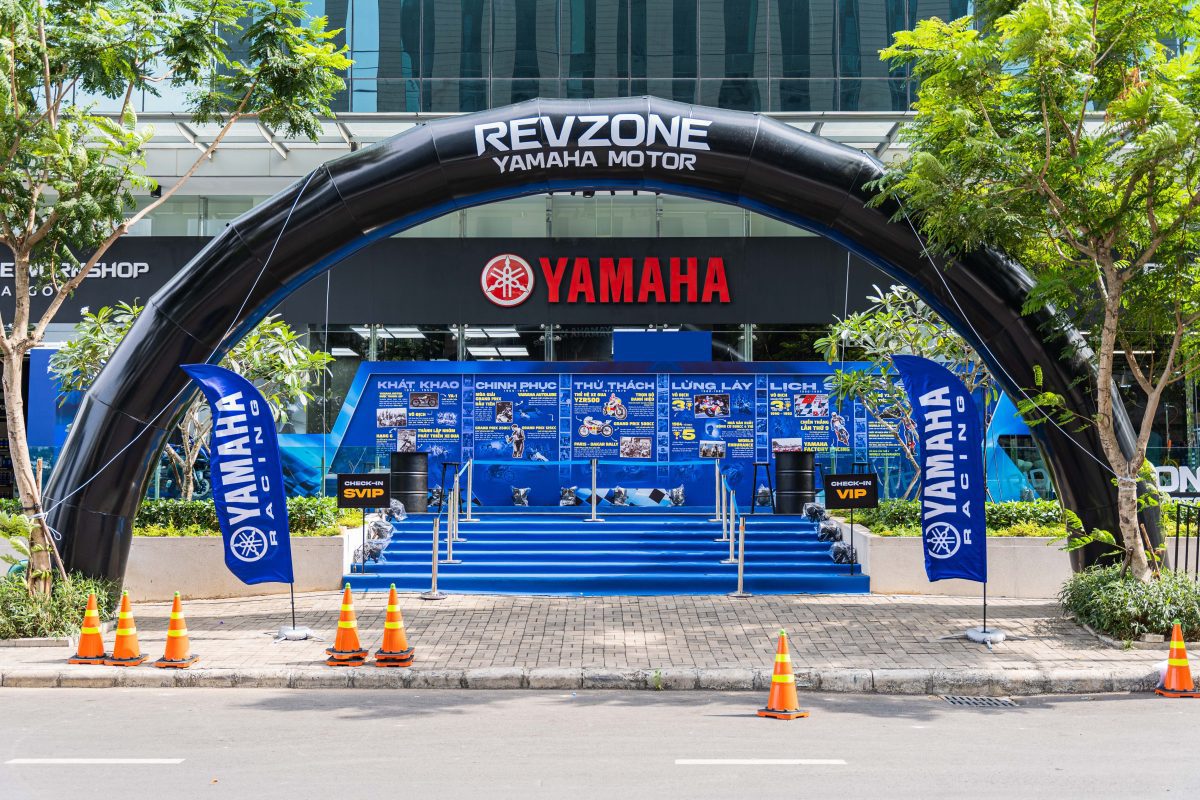 Hai tay đua MotoGP của đội đua Yamaha đến giao lưu tại MotoGP Talk - Revzone Yamaha Motor
