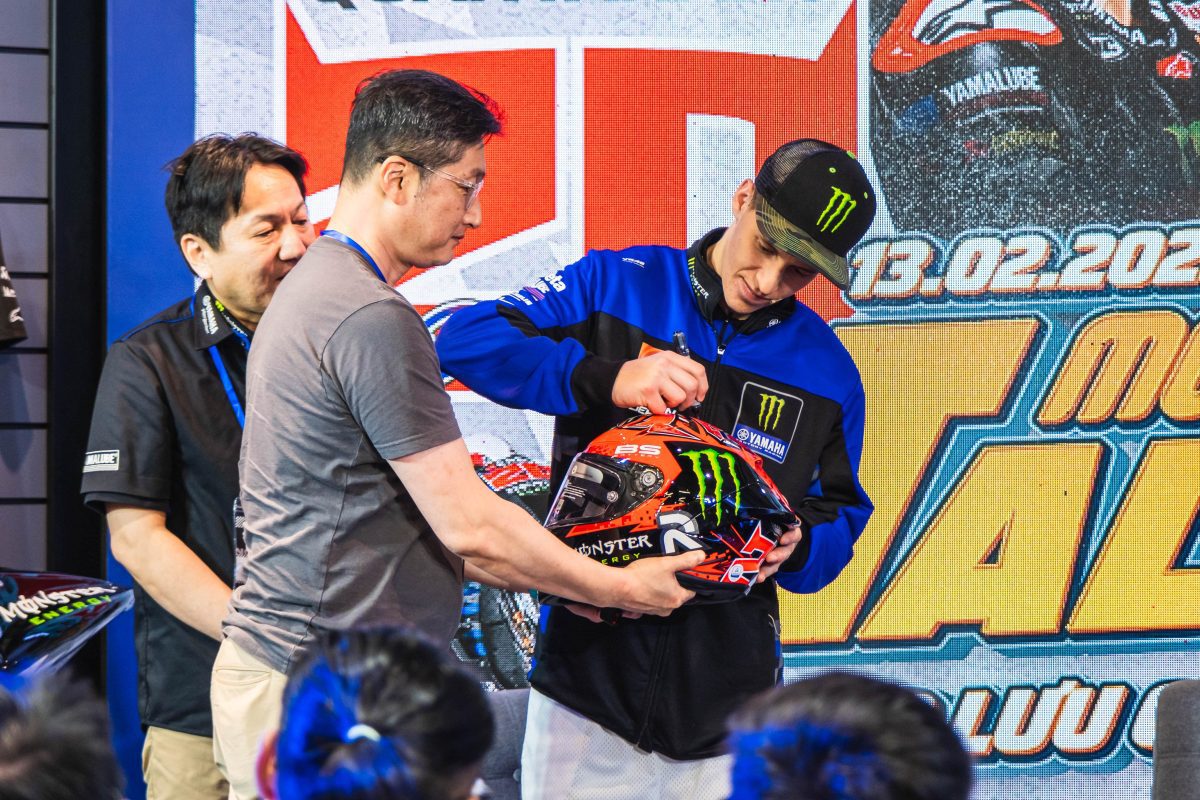 Hai tay đua MotoGP của đội đua Yamaha đến giao lưu tại MotoGP Talk - Revzone Yamaha Motor